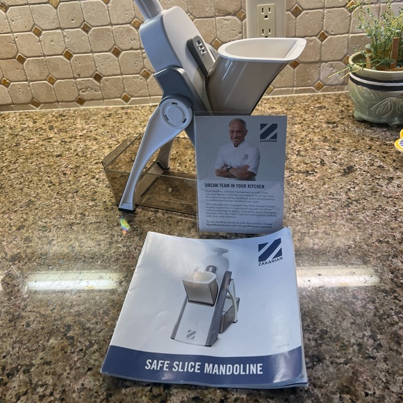zakarian | Kitchen | Zakarian Safe Slice Mandoline | Poshmark